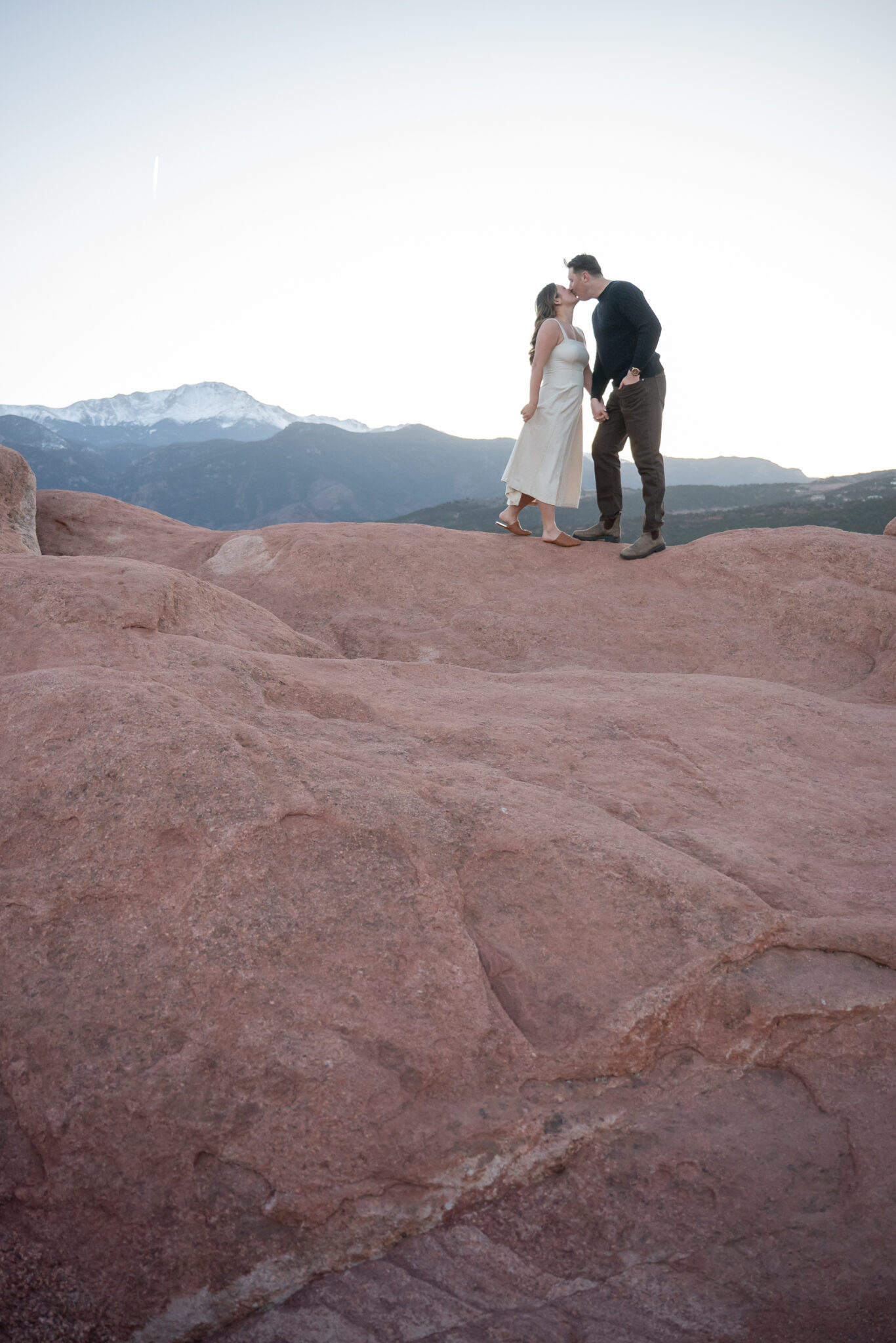 How to Plan an Engagement Session at the Denver Botanic Gardens: A ...