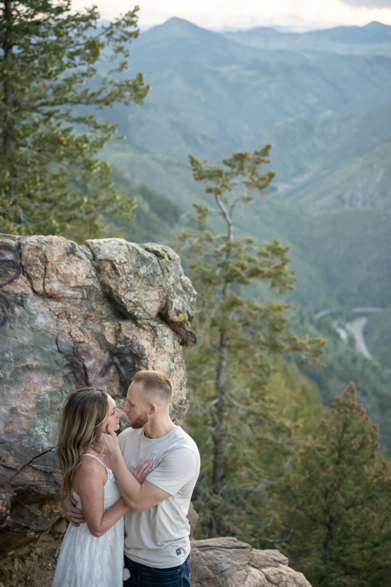 Denver Art Museum Engagement Photos: A Guide from a Wedding ...